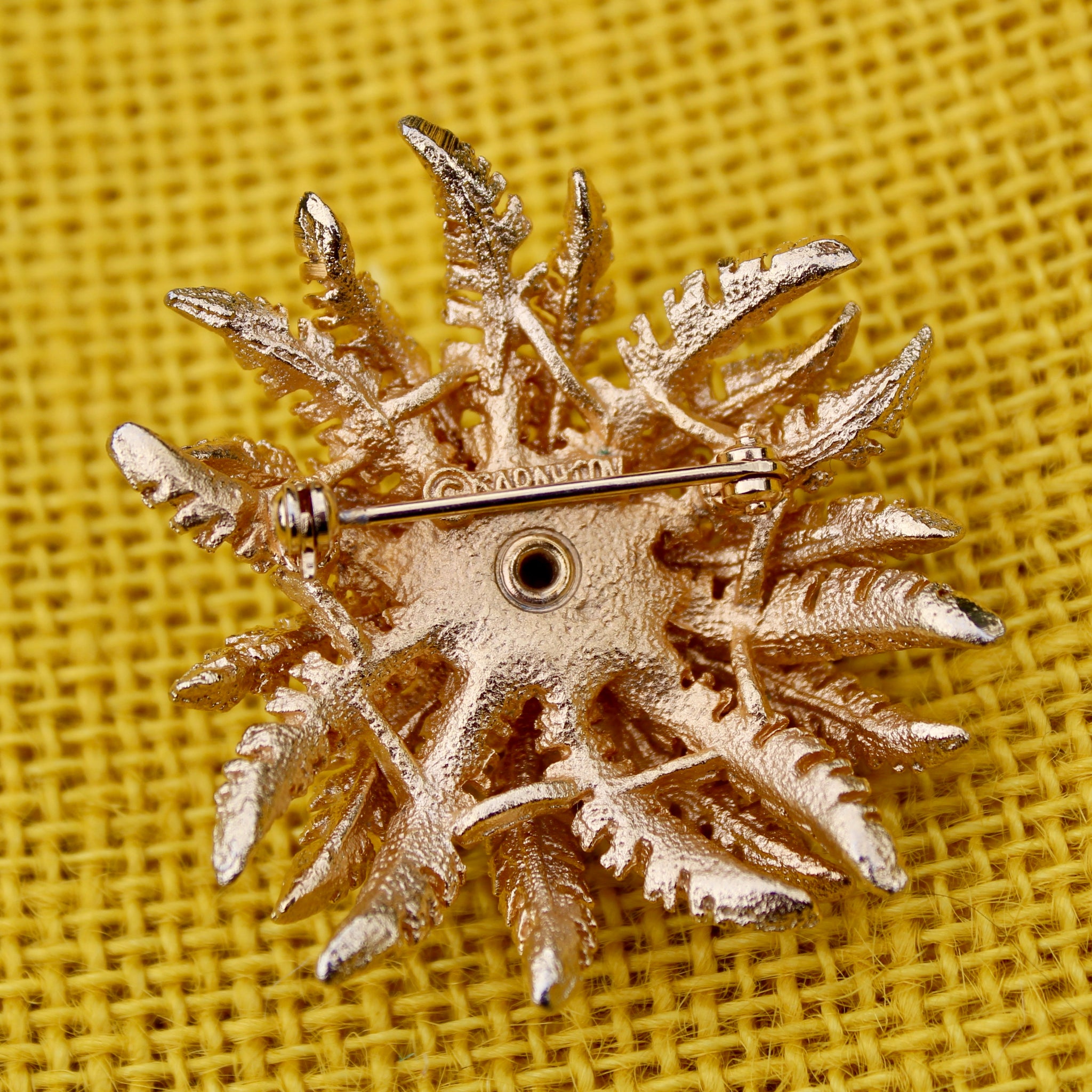 Sarah Coventry Cosmopolitan Brooch – Audra's Brooches